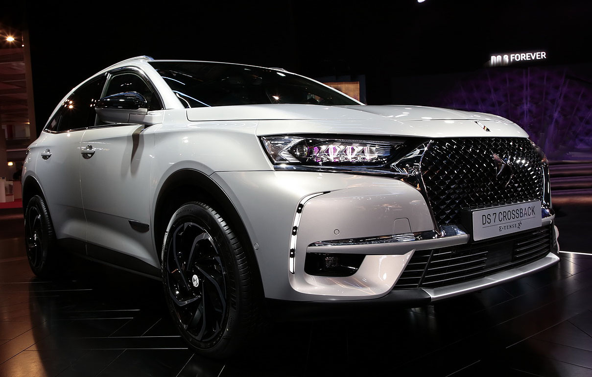 DS 7 Crossback E-Tense 4x4: 300 CV a briglie sciolte - MotorAge New ...
